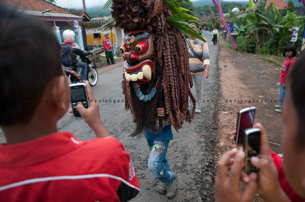 TOLAK BALA BEBEGIG | Deni Sugandi